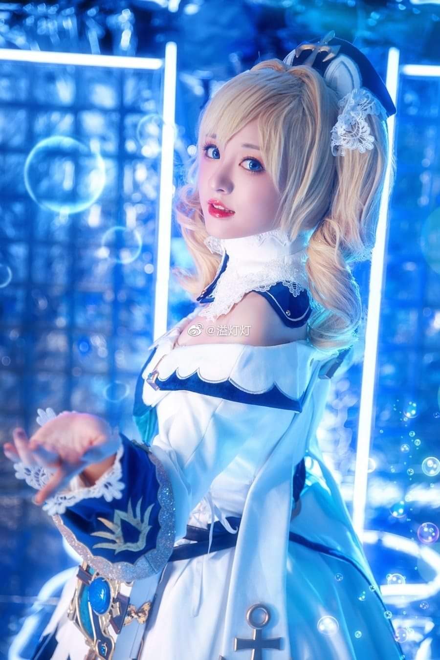 💦 Let the show begin: Barbara cosplay! 🎶 Genshin Impact | HoYoLAB